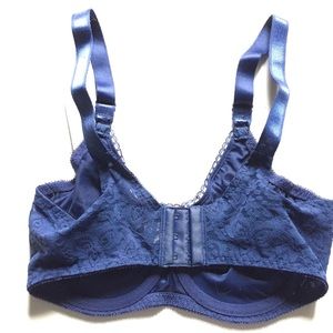 Bali | Intimates & Sleepwear | Bali Bra 3432 Blue Lace Underwire Bra 34 ...